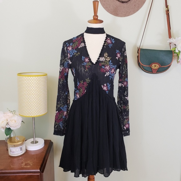 Chelsea & Violet | Dresses | Chelsea Violet Romantic Rebel Floral Lace ...